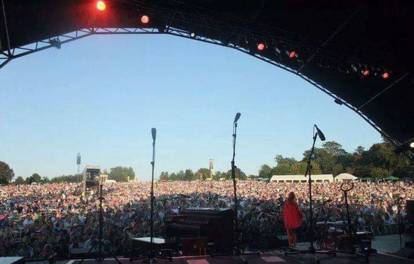 Supporting Tom Jones on his UK Summer tour. This has to be one of the ...